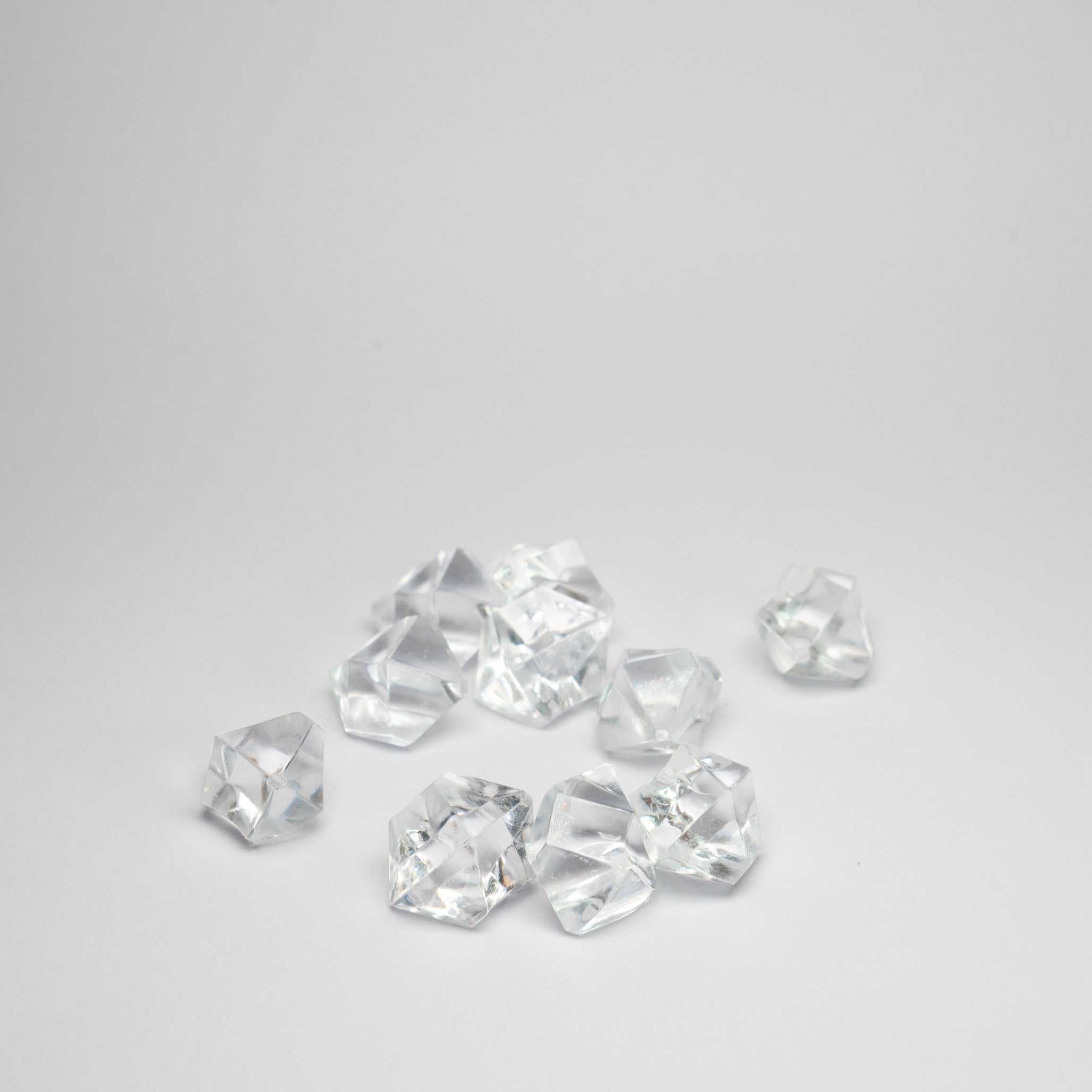 Clear Acrylic Raw Gem Stones 14mm – Tabletop Supply