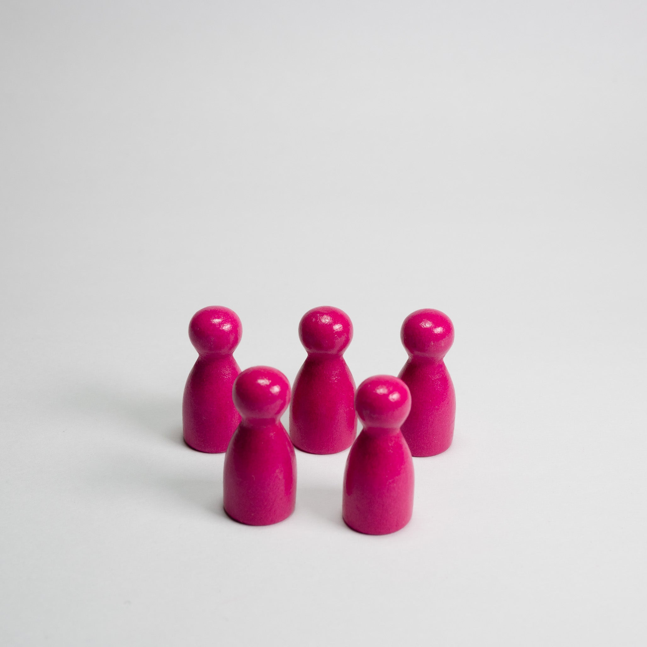 Pink Wooden Pawns 25mm pack of 5 – Tabletop Supply